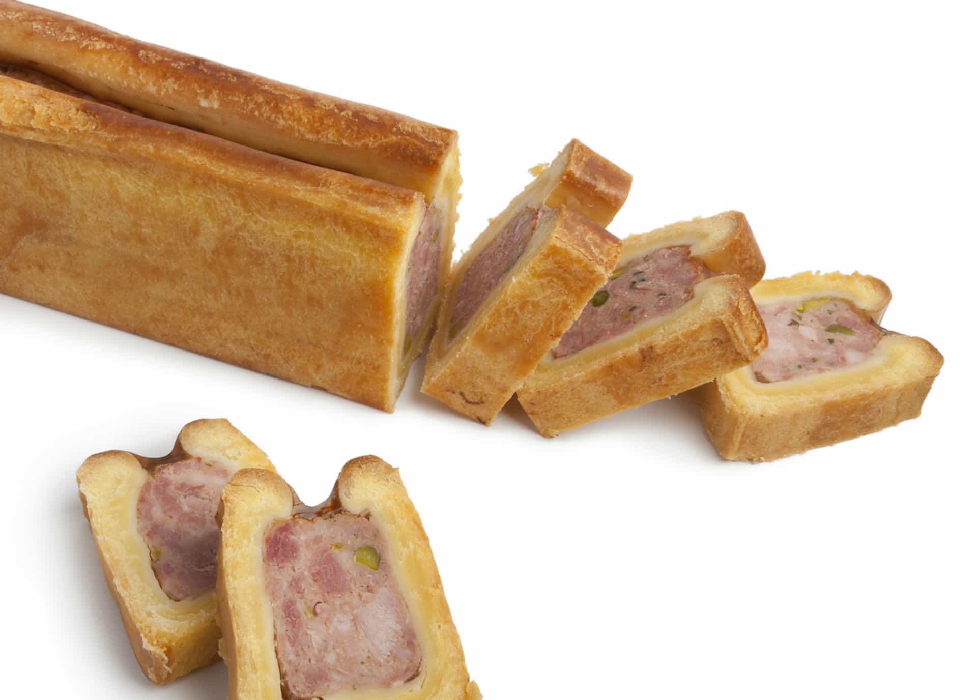 What goes into the ultimate picnic basket?