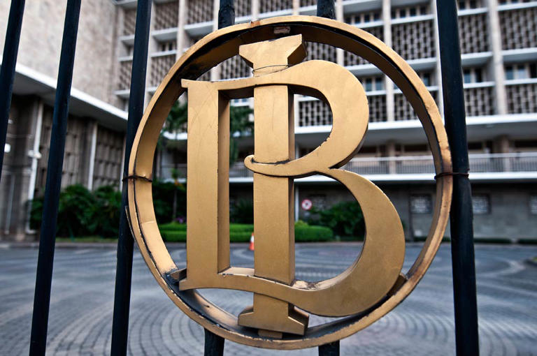 Rupiah jeblok, BI mendadak naikkan lagi bunga acuan jadi 5,5% di rapat ...