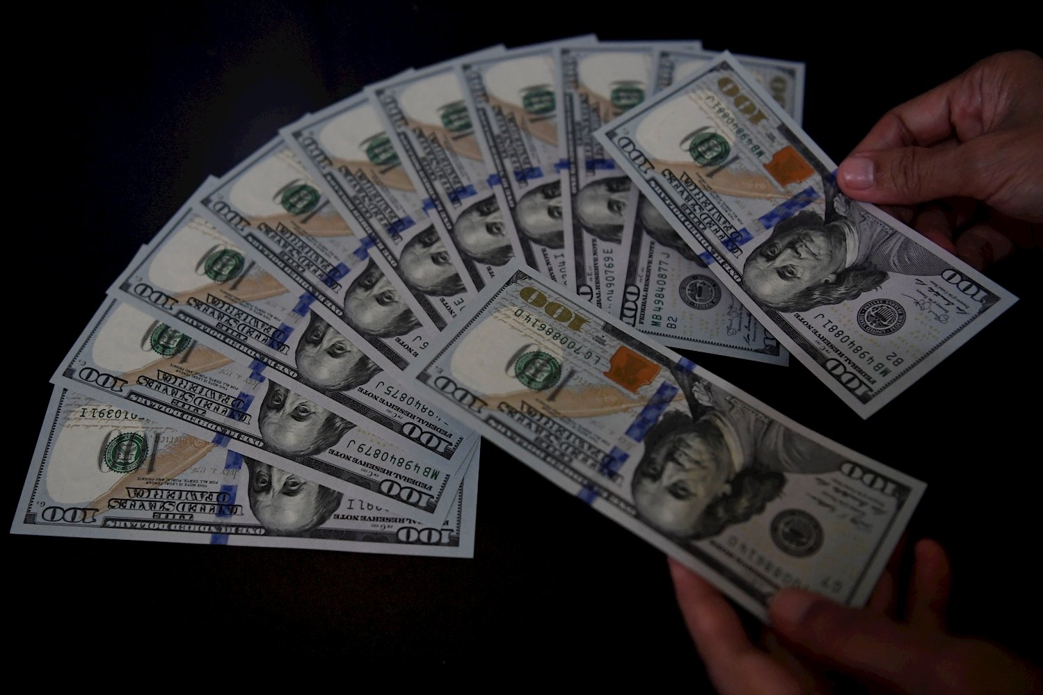 Cadangan devisa turun US$ 2 miliar demi stabilkan rupiah