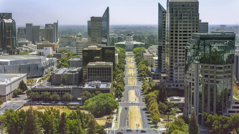 Community walks to school honor civil rights legend Ruby Bridges ...