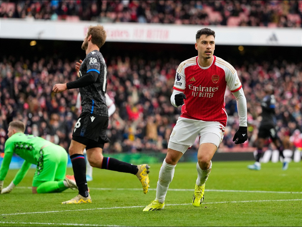Gabriel Martinelli's late brace seal dominant Arsenal victory over Palace