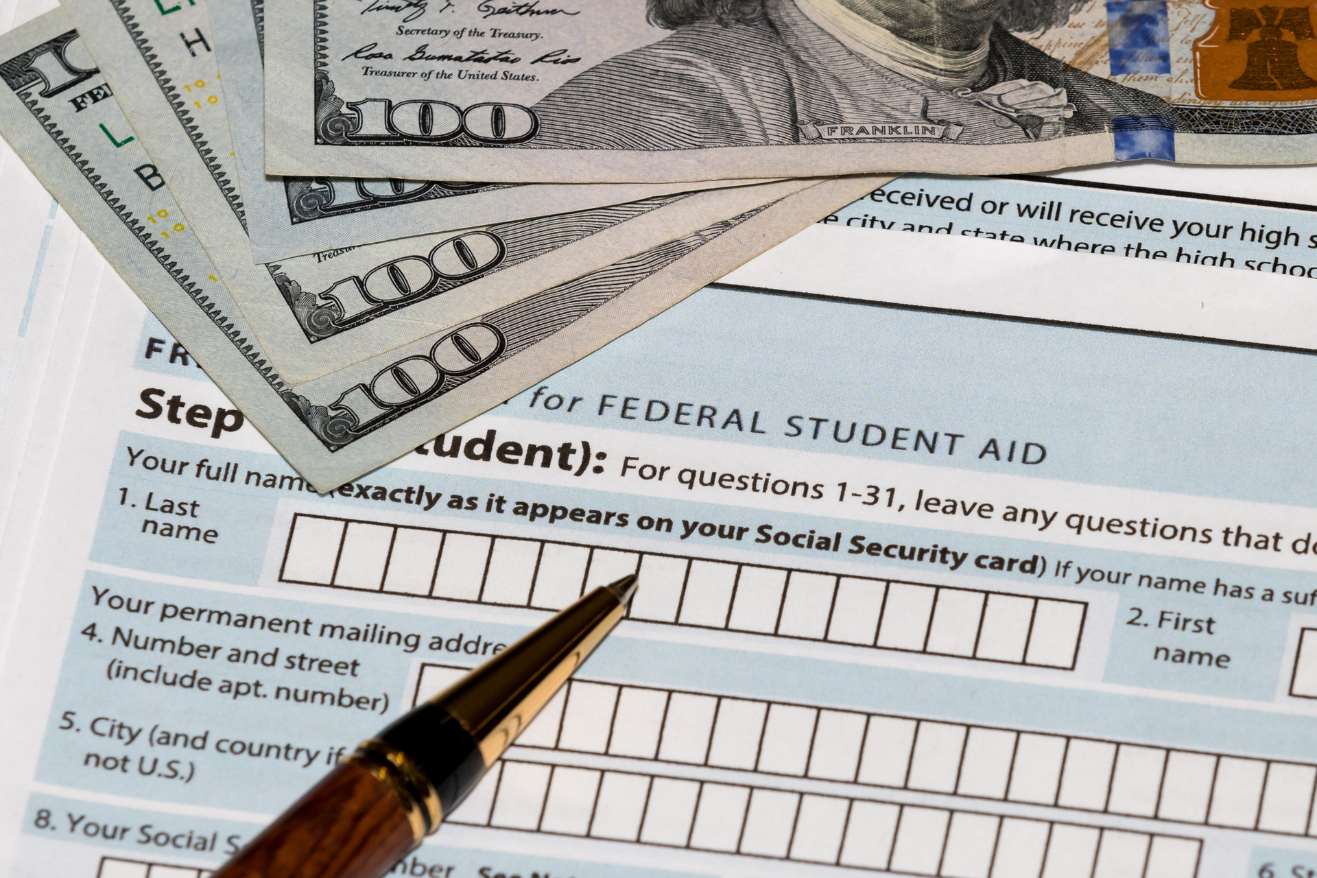 Here Are 5 Things You Should Only Pay For With Cash
