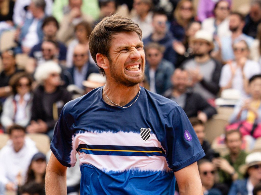 Australian Open: Cam Norrie loses tense five setter to Alexander Zverev