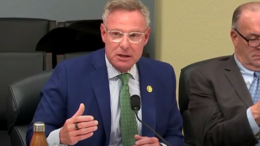 Rep. Peters Says Republican Funding Bill Enables 'Market-Crashing Tariffs'