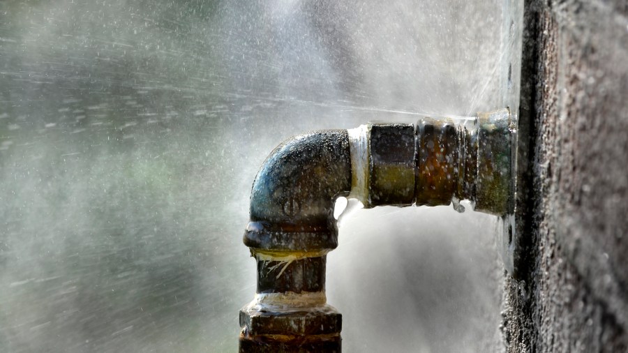Water main break impacts traffic, customers in Arlington; repairs underway