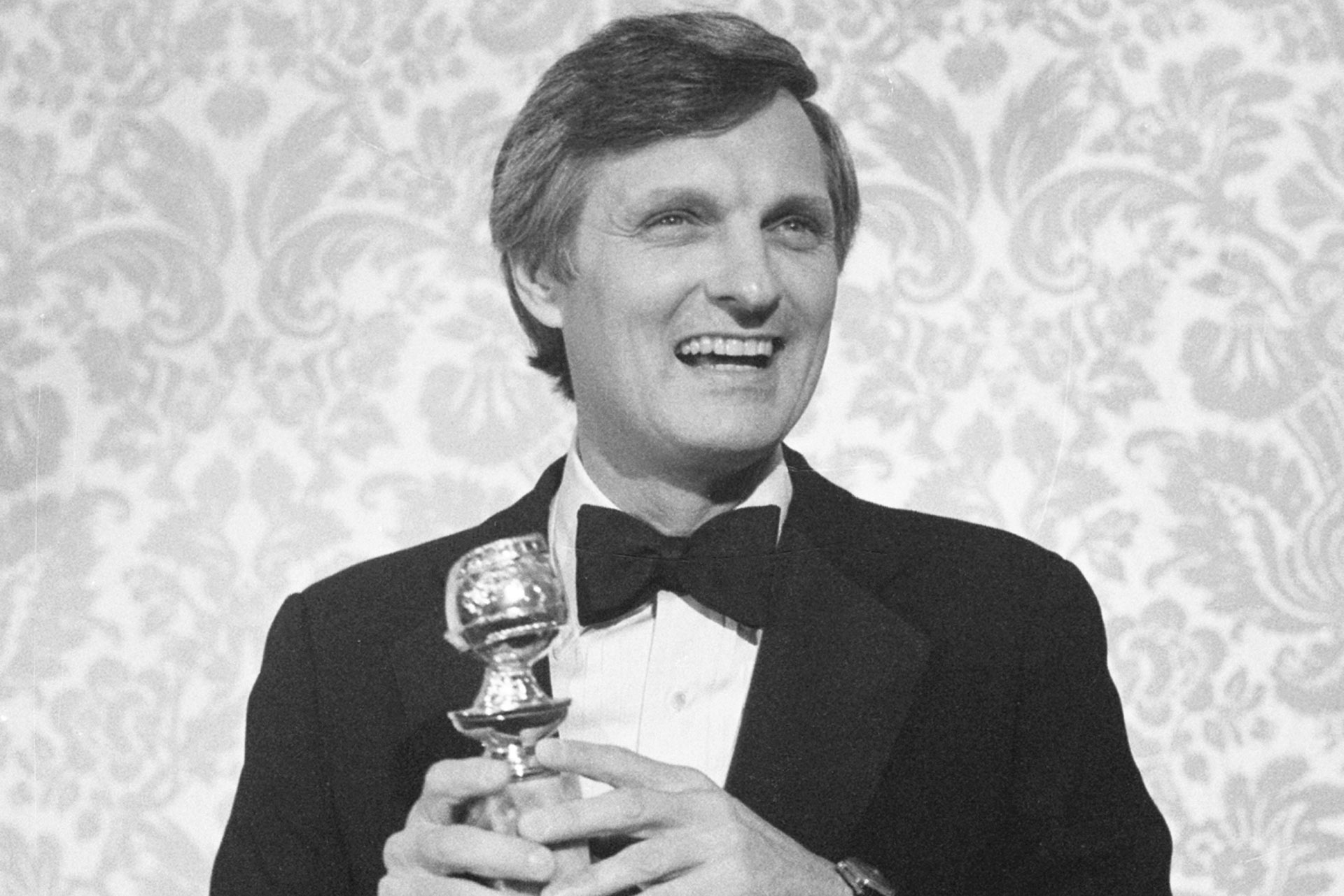 Alan Alda continues to live boldly while battling Parkinson's disease