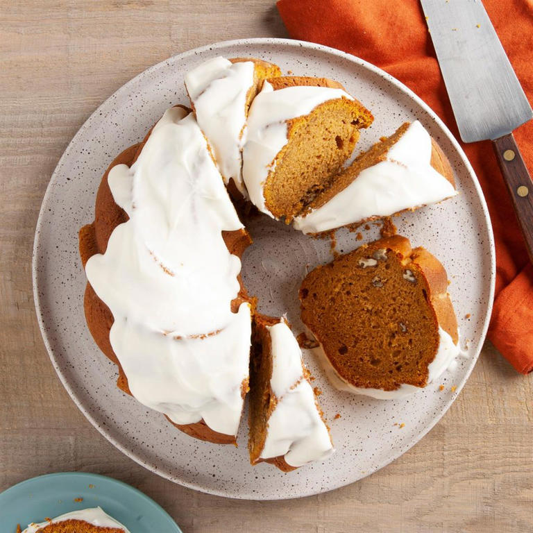 43 Fall Cakes That Are Cozier Than Your Favorite Flannel
