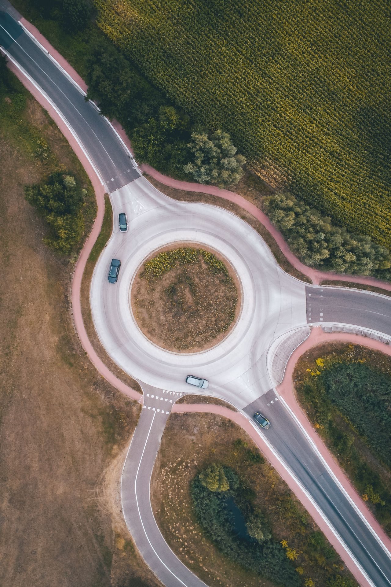 Which countries in the world have the most roundabouts?