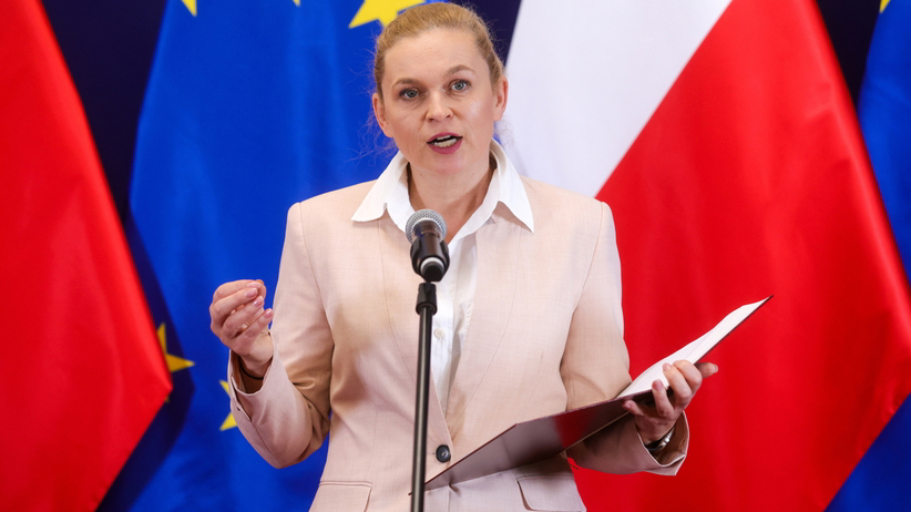 Barbara Nowacka starła się z pracownikiem Telewizji Republika. Barbara Nowacka starła się z pracownikiem Telewizji Republika.