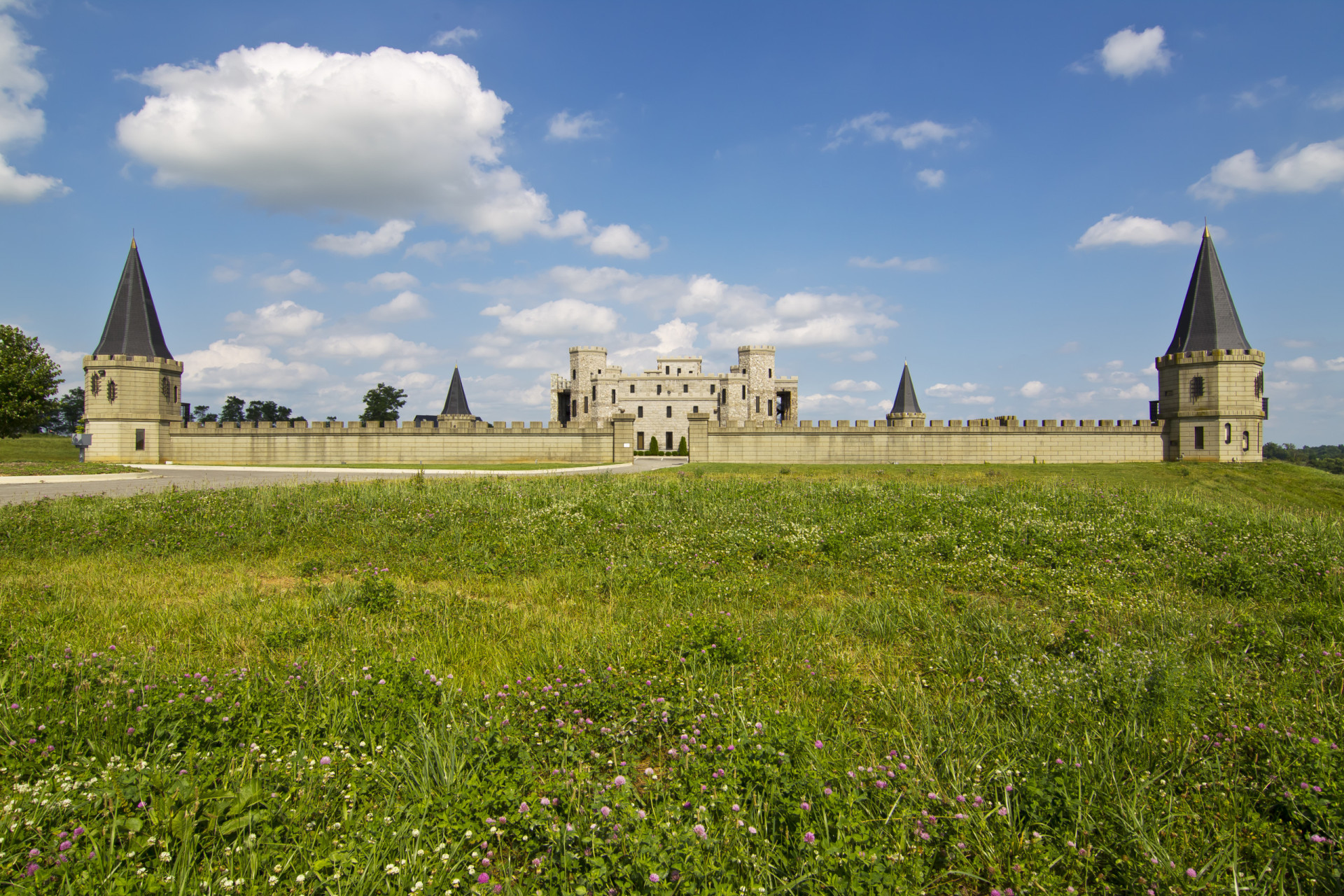 American castles and palaces you didn't know existed