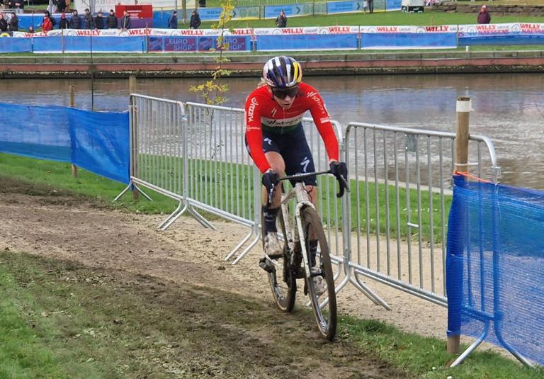 Lars Boom supports protégé Blanka Vas after major World Championship ...