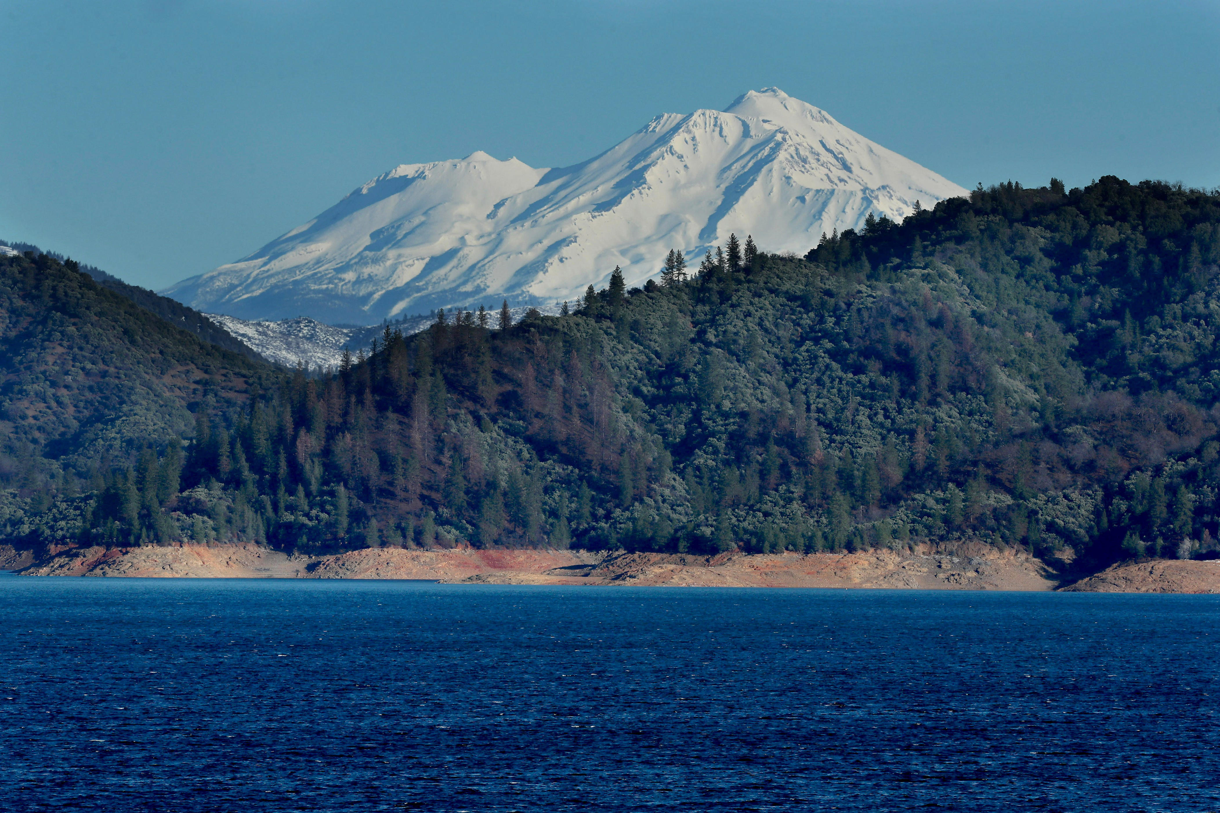 California's Lake Shasta rises from severe-drought levels in stunning ...
