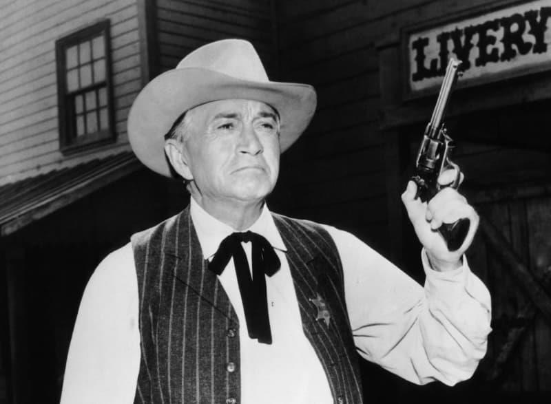 'The Rifleman' Actor "Micah Torrance": Paul Fix's Cause Of Death In ...