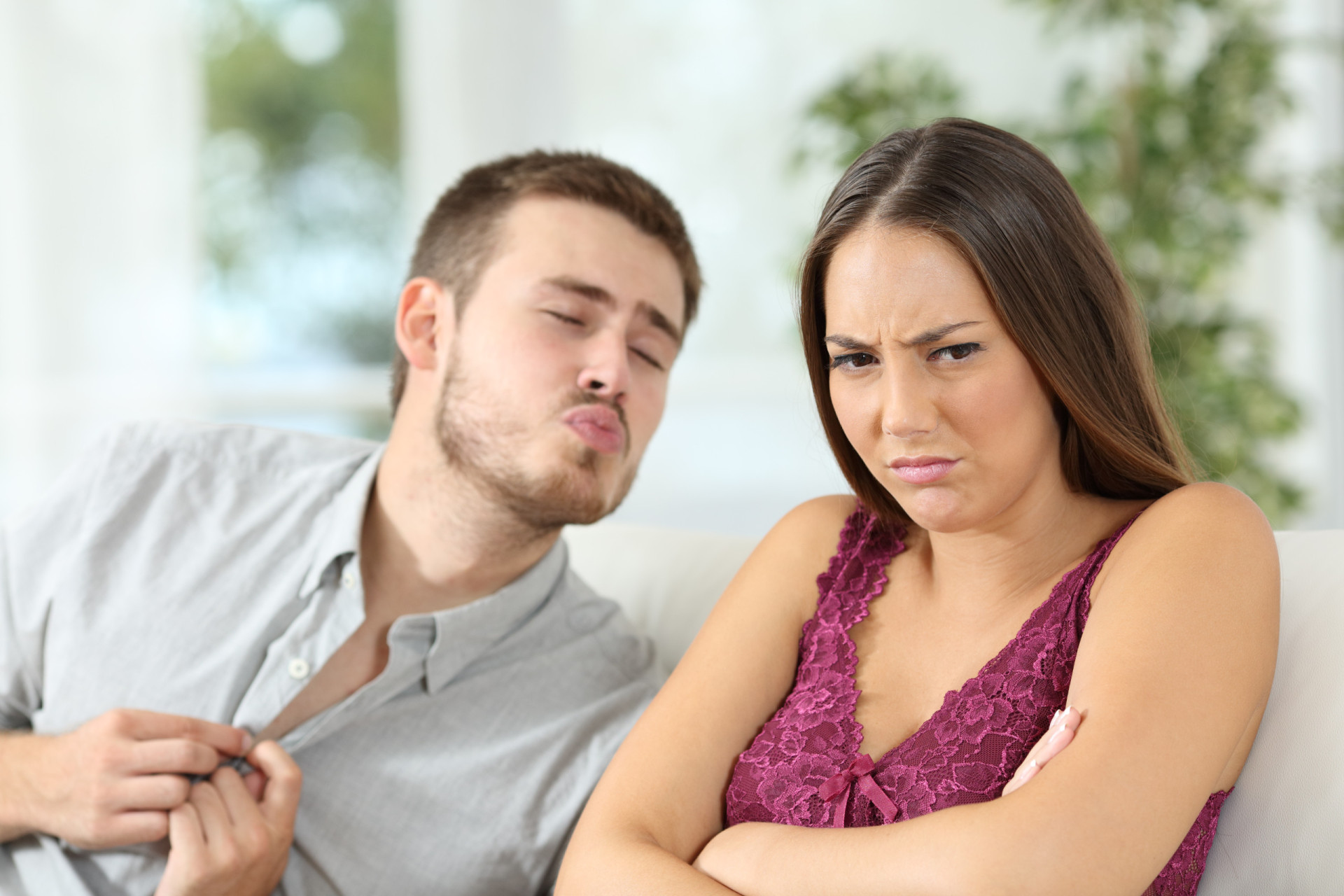How to be more emotionally available in your relationships