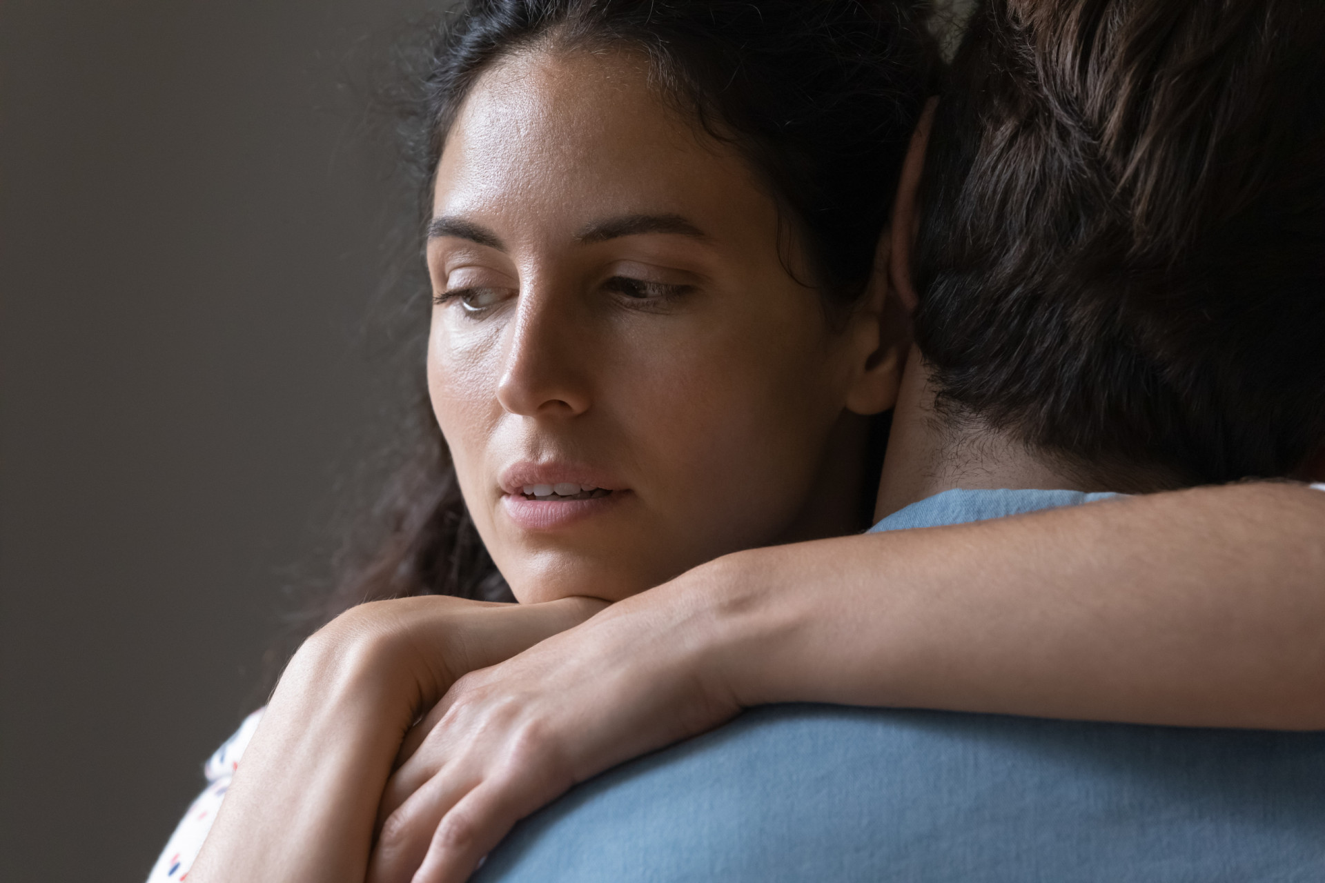 How to be more emotionally available in your relationships