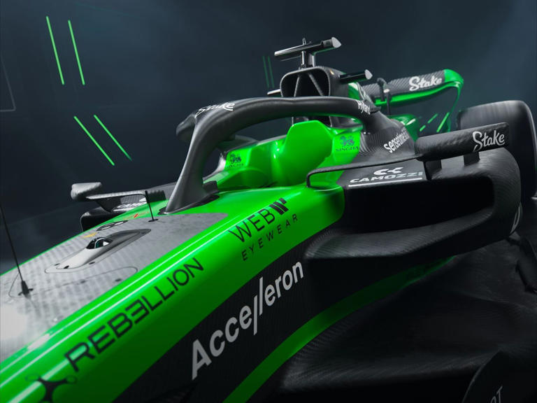 Fotos Stake F1 Team Toont De C44 Met Nieuwe Kleuren Aan Het Grote