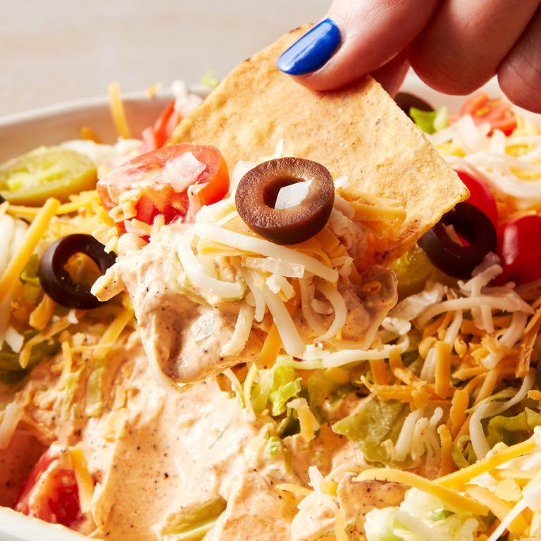 Taco dip is for anyone (you) who forgot about that Super Bowl party