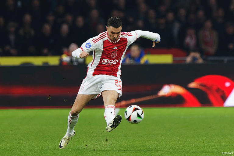 Ajax reist met Berghuis en Mannsverk af naar Noorwegen Ajax reist met Berghuis en Mannsverk af naar Noorwegen