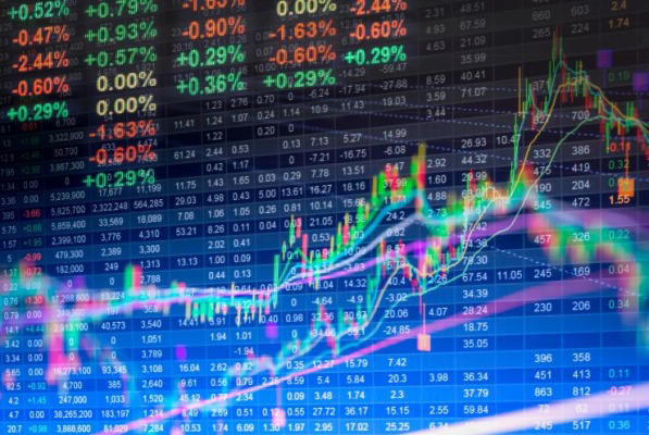 Χρηματιστήριο: Οι τραπεζικές μετοχές ροκάνισαν τους δείκτες - Μήνας ...