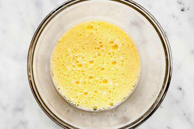 This Simple Ingredient Makes Scrambled Eggs So Fluffy You’ll Swear a ...