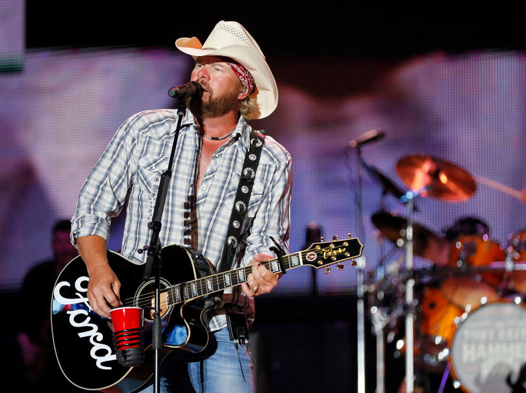 Toby Keith's Kentucky Derby 'dream' fulfilled with Render Judgment ...
