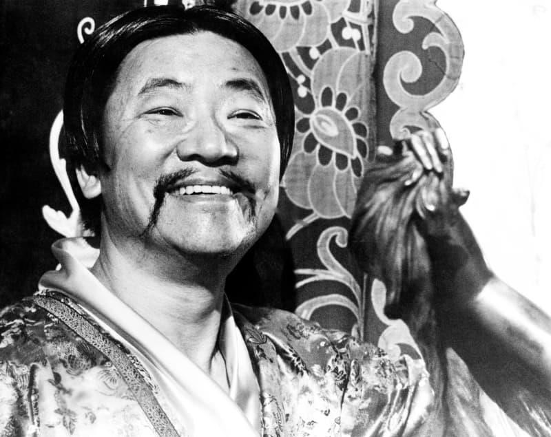 'Bonanza': How Did "Hop Sing" Actor Victor Sen Yung Die?