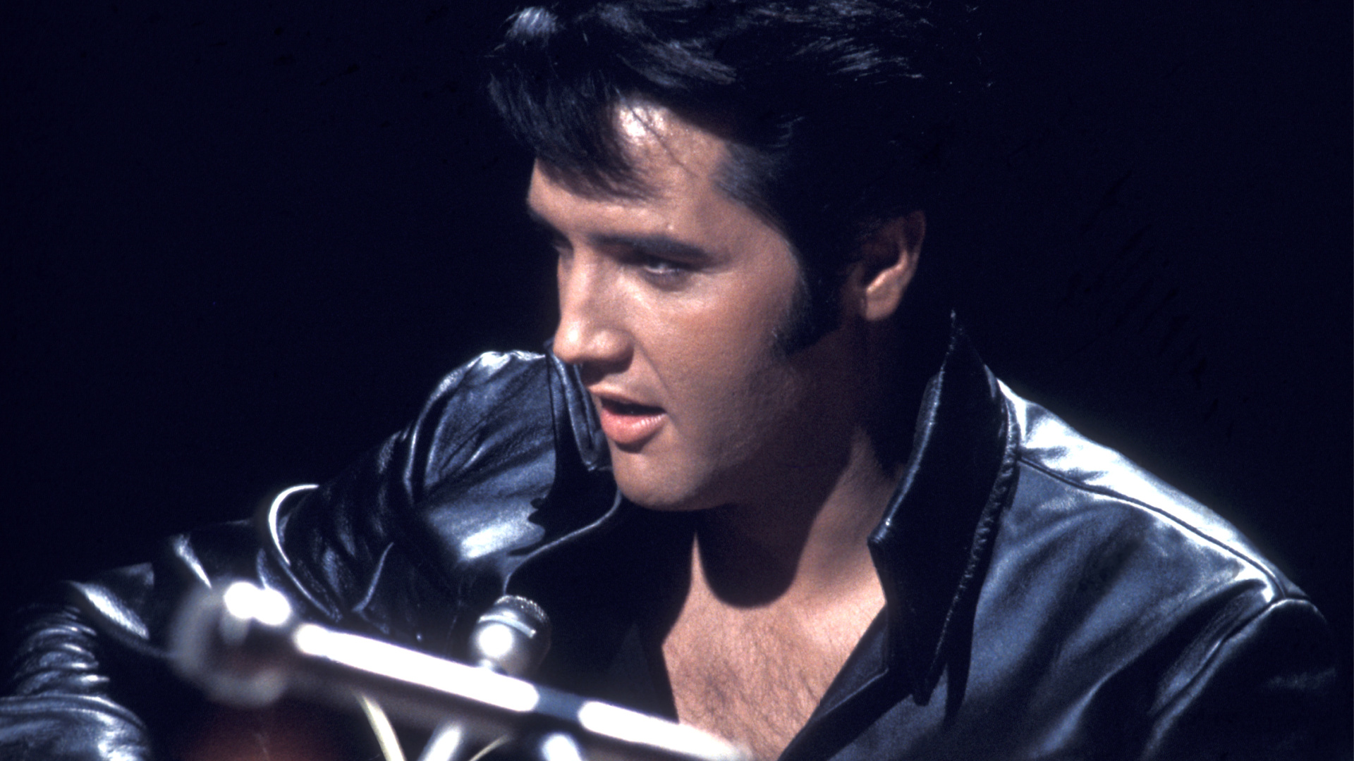 Elvis is back... and he's going on tour!