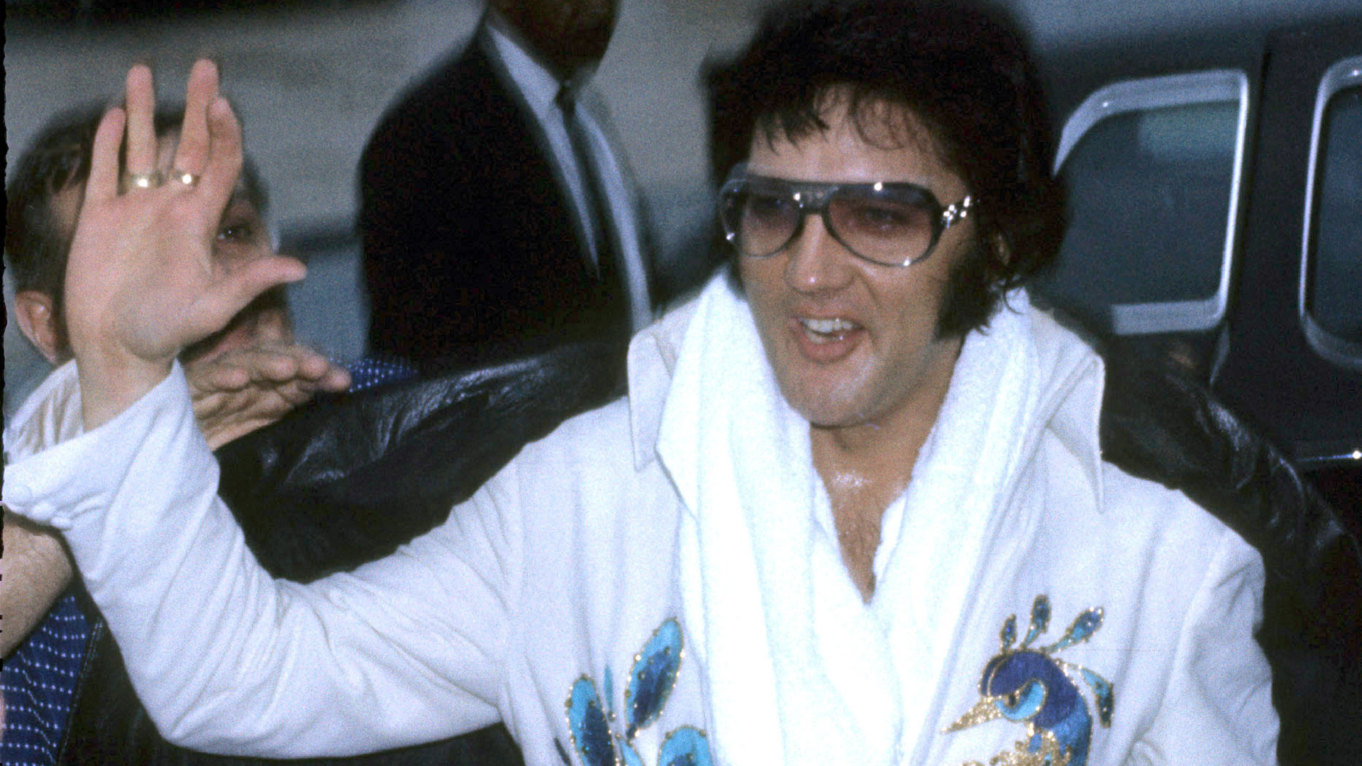 Elvis is back... and he's going on tour!
