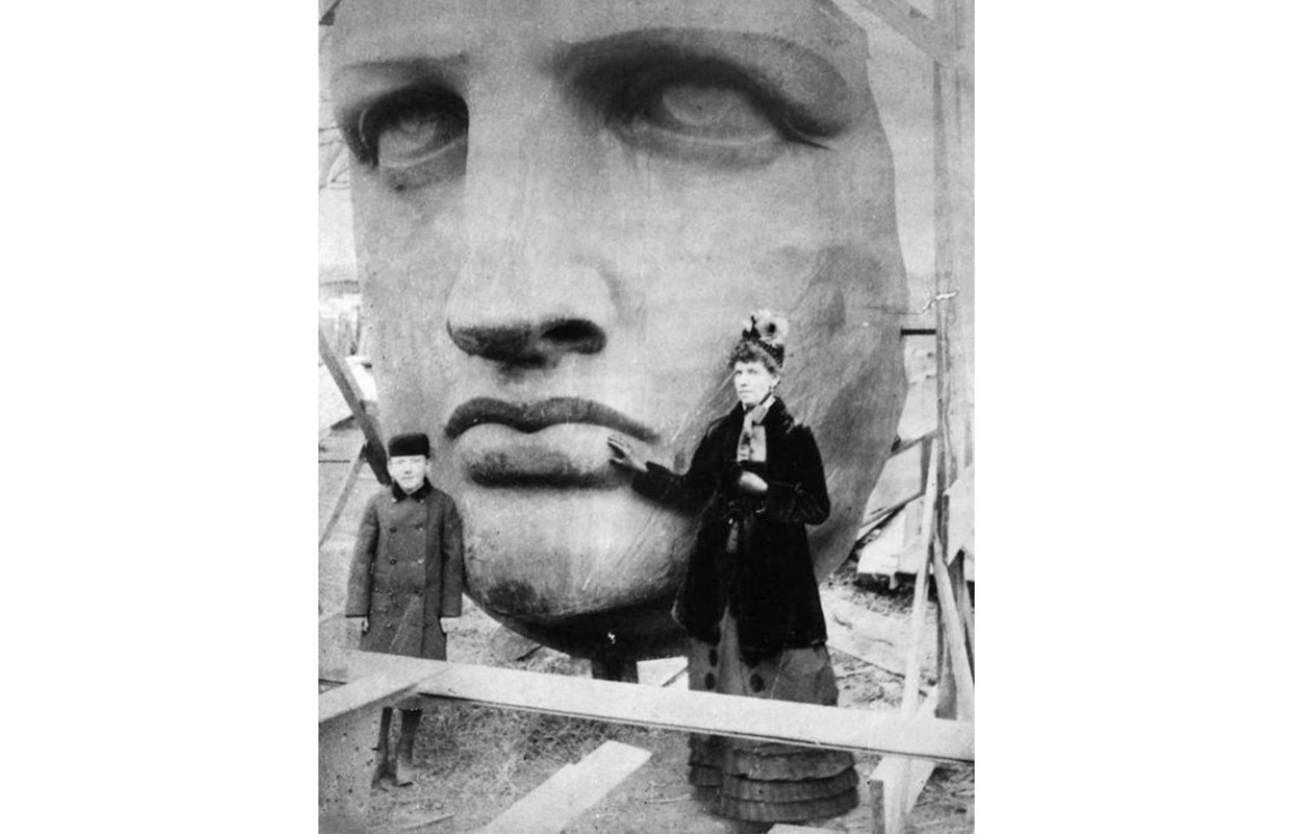The world's most famous landmarks and how they were built, in vintage ...