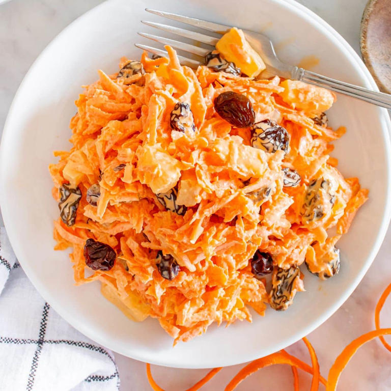 Old-Fashioned Carrot and Raisin Salad Recipe