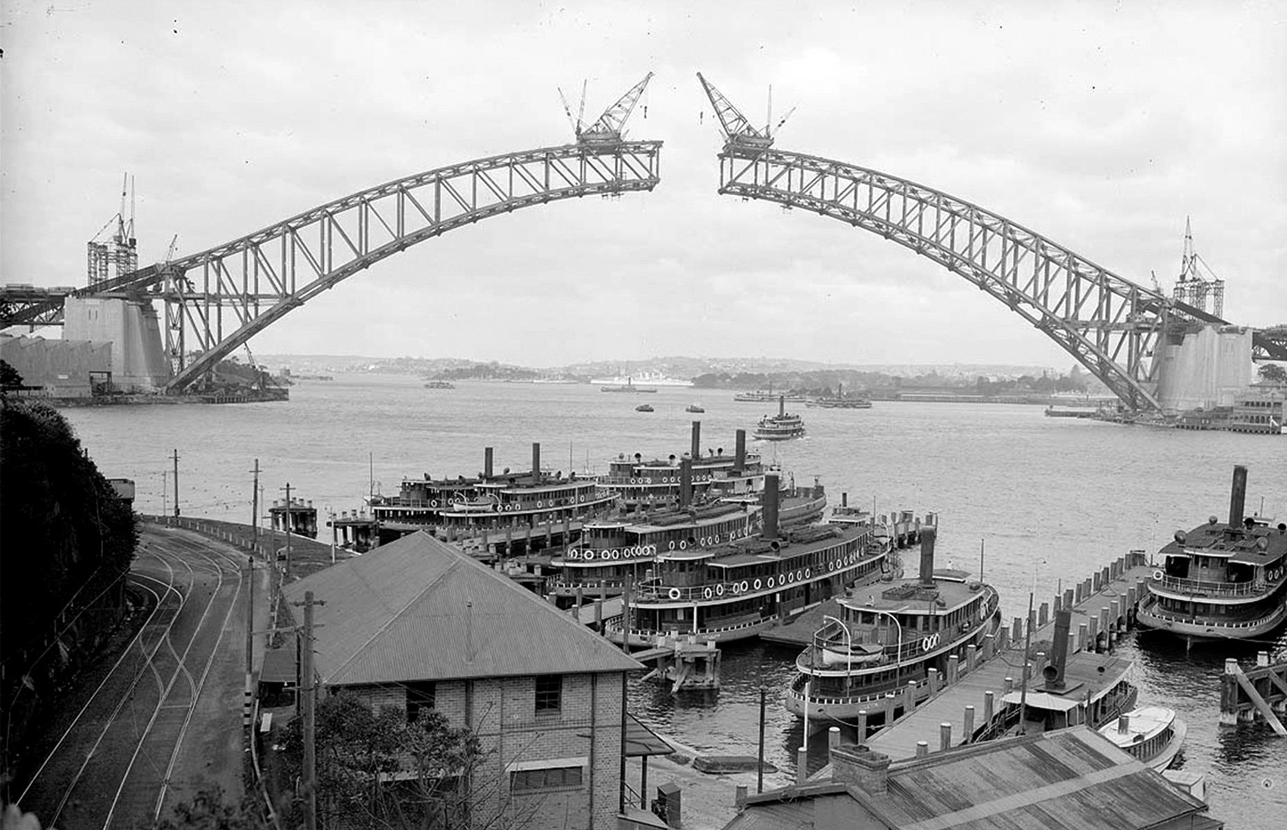 Incredible photos of world-famous landmarks under construction