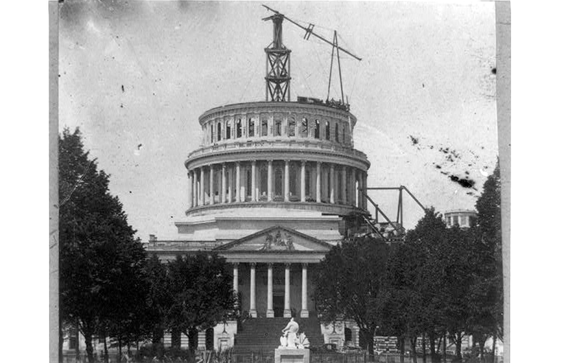 How world-famous landmarks looked when they were being built