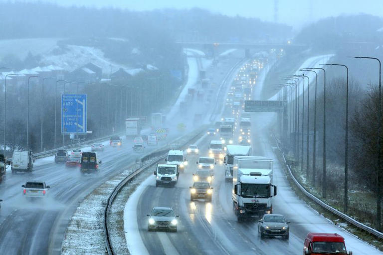 Met Office issues UK snow verdict as 'widespread snowfall' possible Met Office issues UK snow verdict as 'widespread snowfall' possible