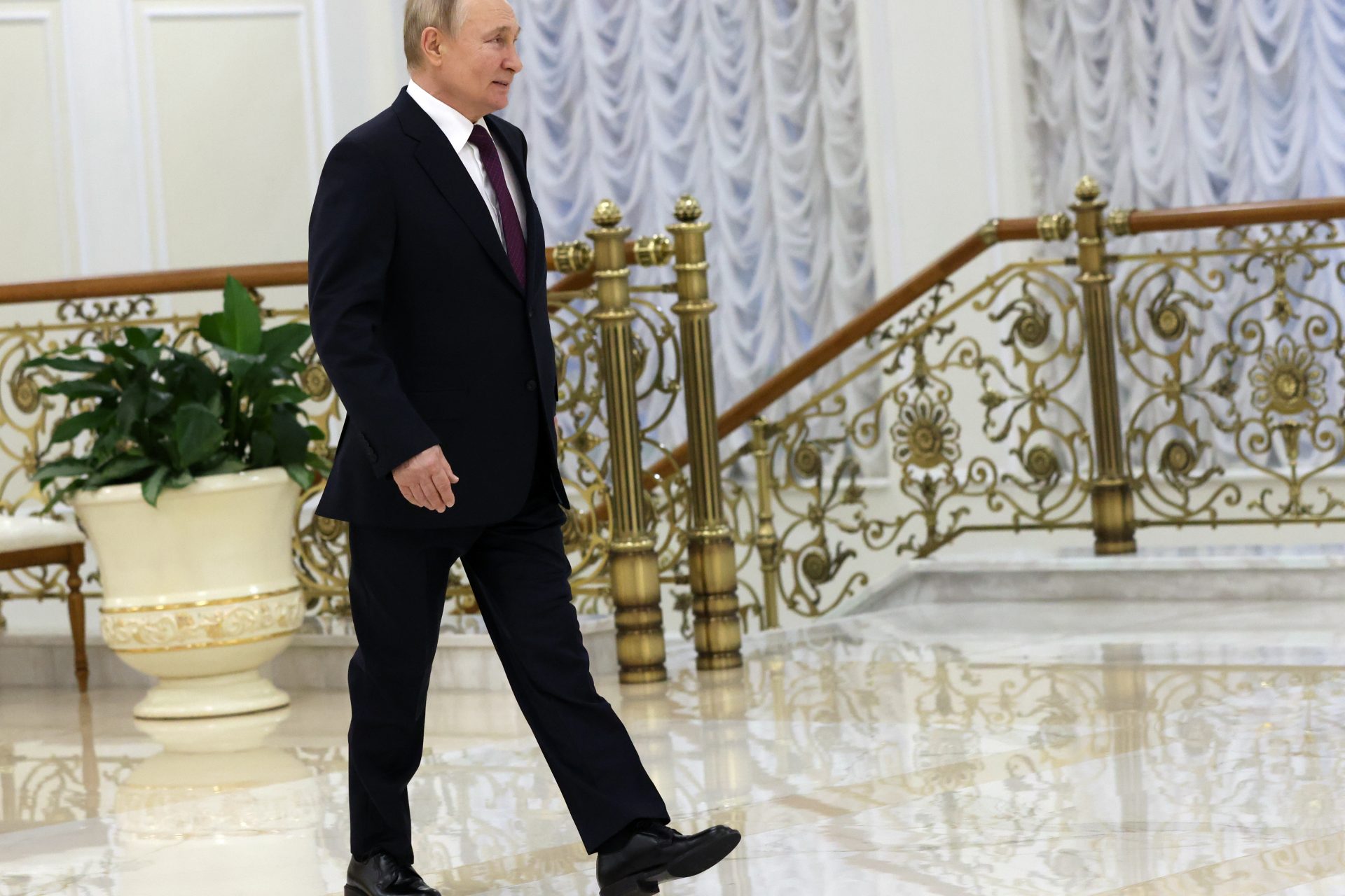 Putin revealed his wealth after registering to run for office again