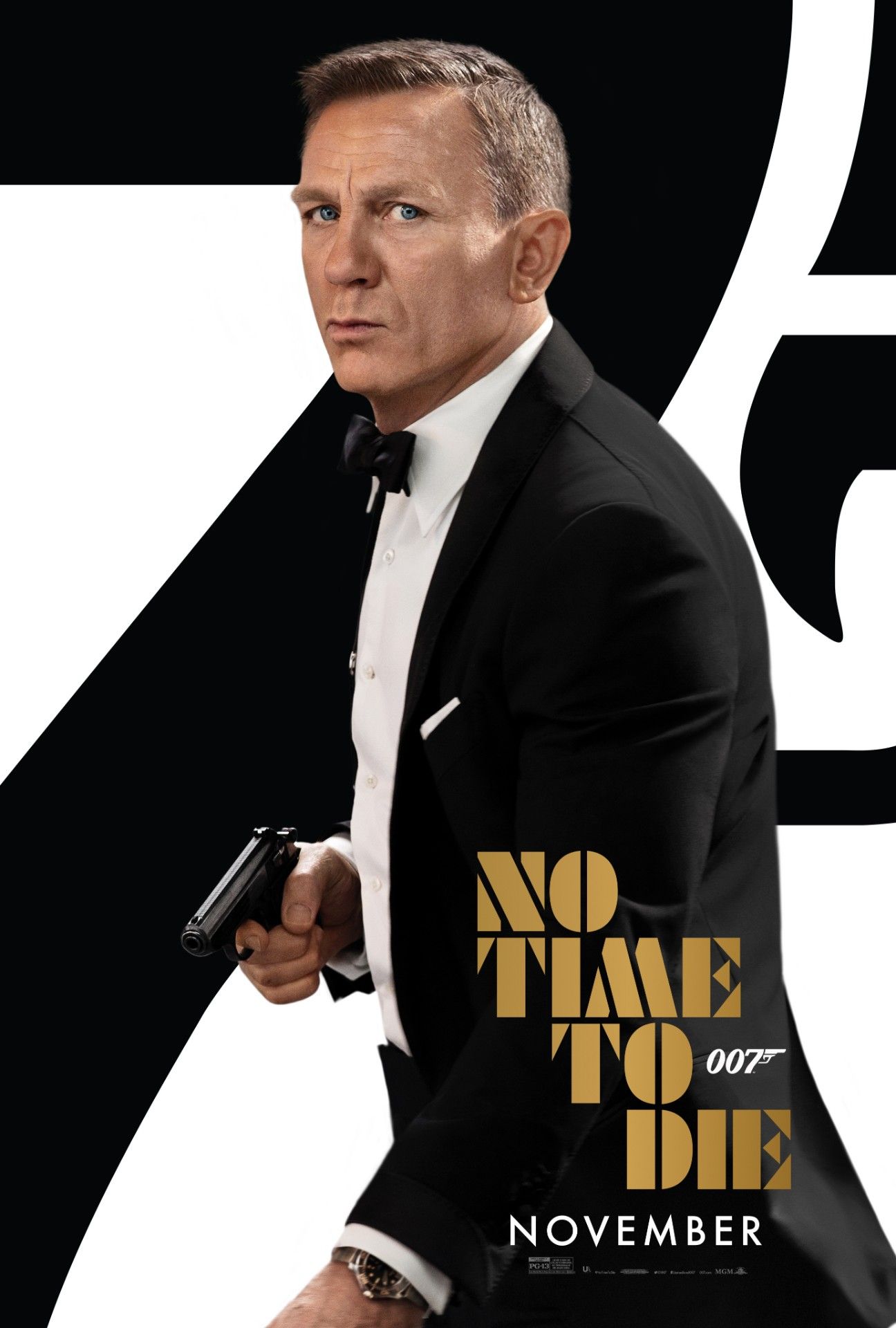 Daniel Craig's $774M James Bond Movie Is Filled With So Many Shooting ...