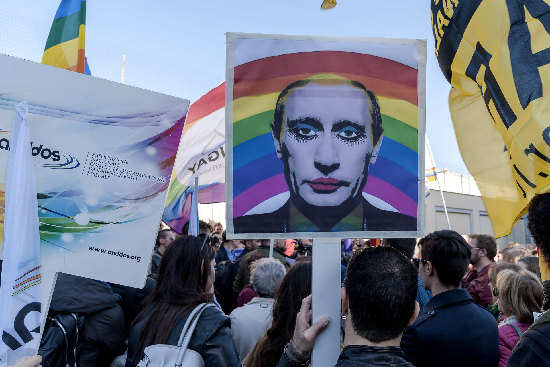 Putins Krieg gegen die russische LGBTQ+-Gemeinschaft wird durch ein ... Putins Krieg gegen die russische LGBTQ+-Gemeinschaft wird durch ein ...