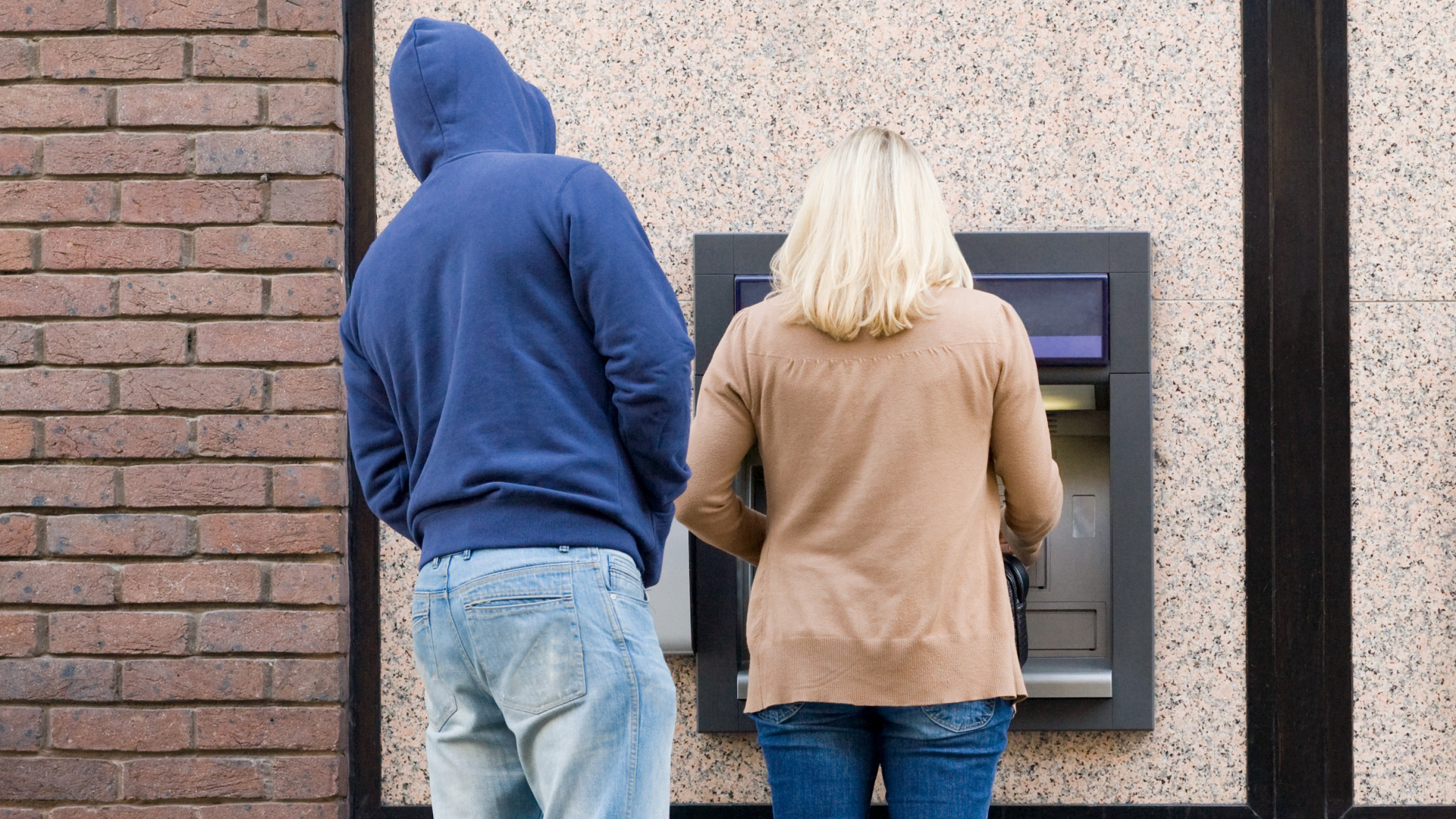 Tips om veilig geld uit de automaat te halen