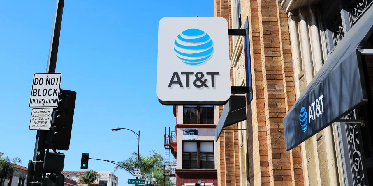 AT&T’s stock bucks S&P 500 weakness as subscriber growth shines AT&T’s stock bucks S&P 500 weakness as subscriber growth shines