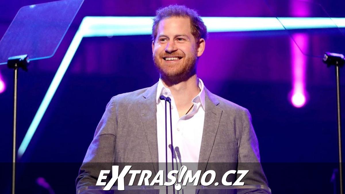 Princ Harry plánuje přiletět s Meghan a dětmi do Británie