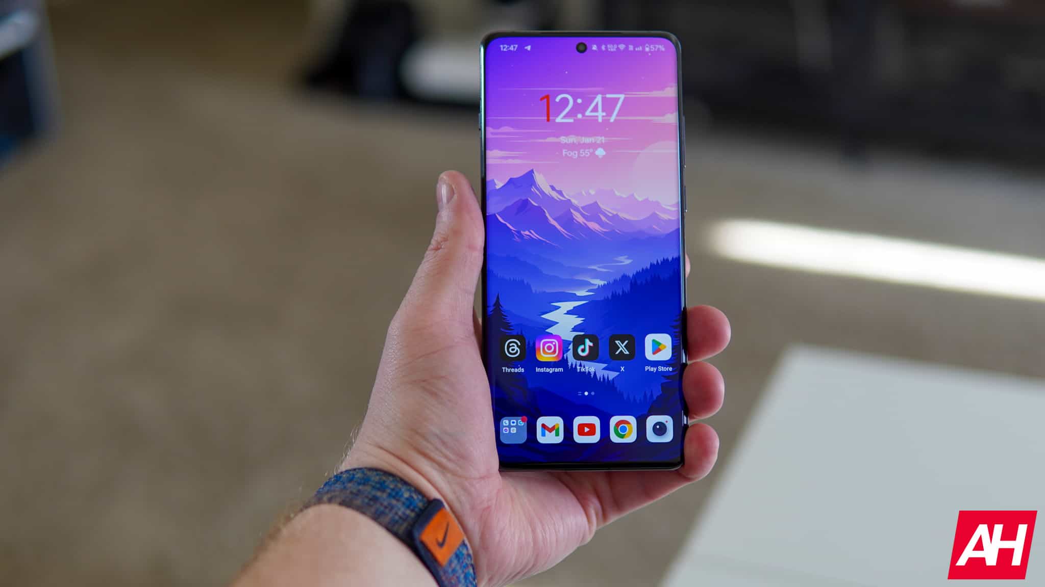 OnePlus 12 update brings new features and fortifies security