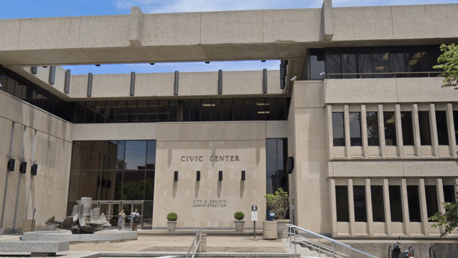 Vanderburgh commissioners seek public input on EMS contract