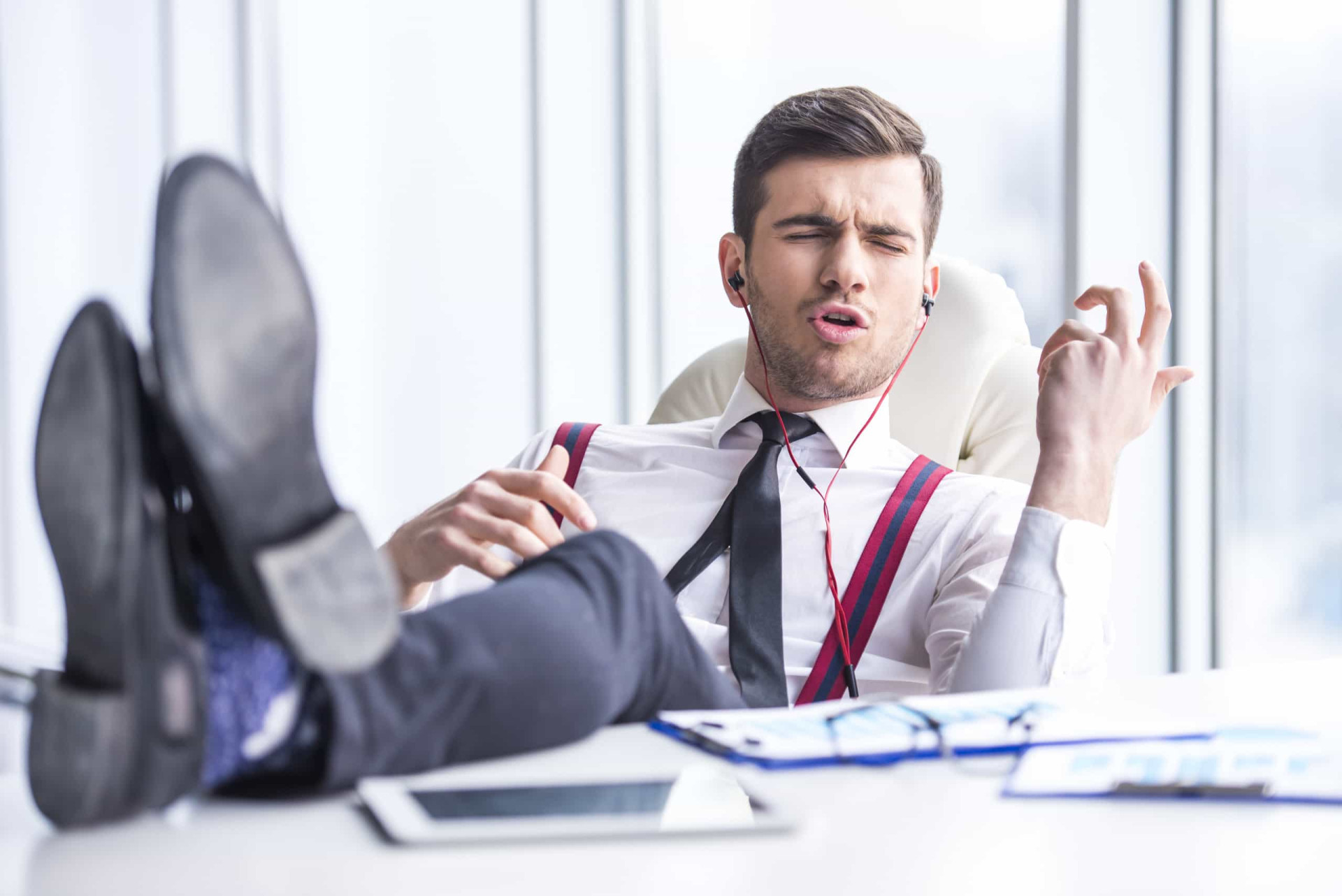 Are you guilty of these annoying office habits?