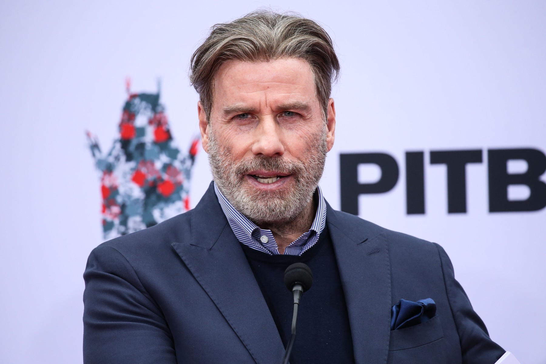 Objevte velkorysou vilu Johna Travolty: Je jasné, že tady po bláznivém ...