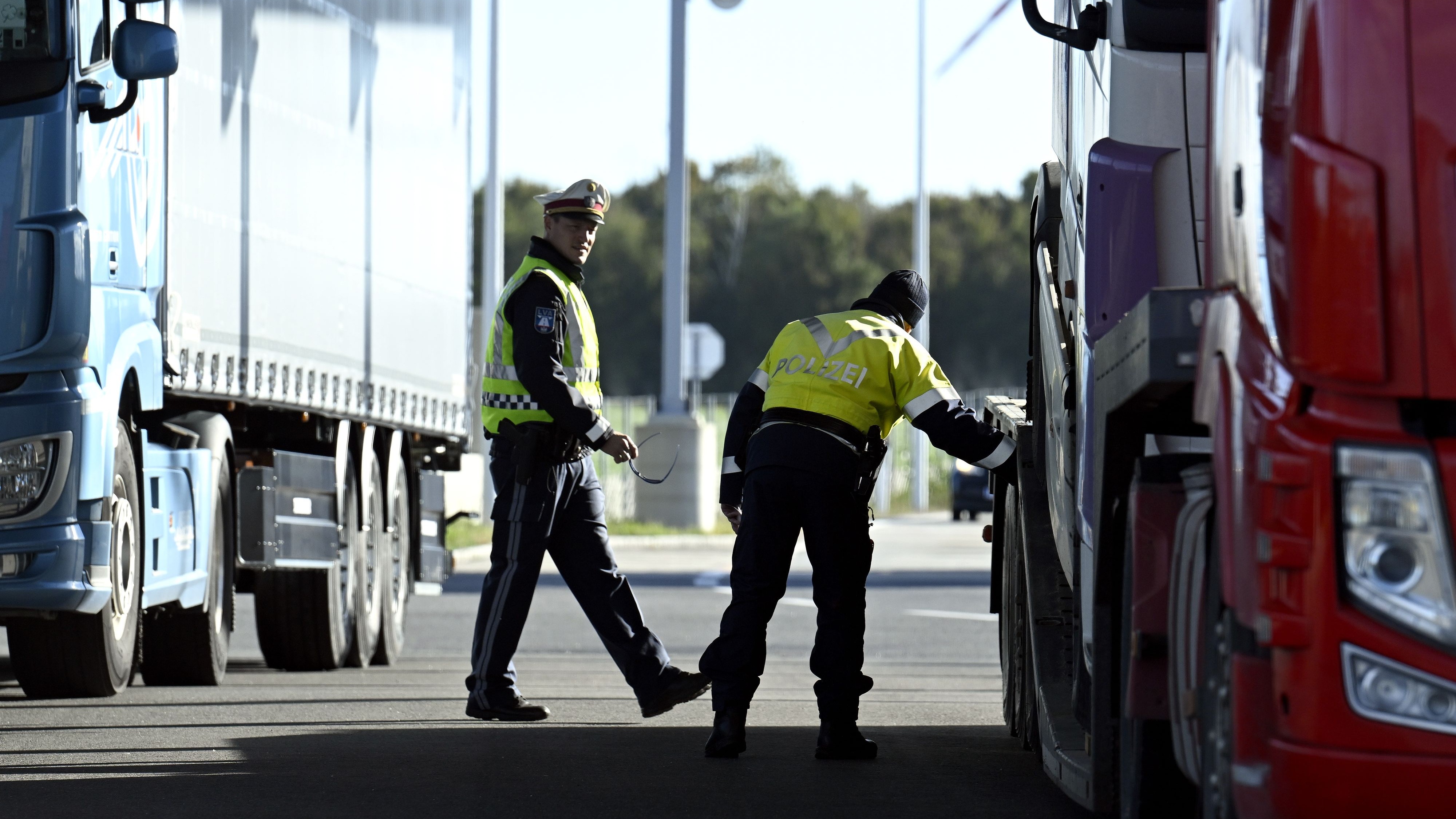 Lkw-Fahrerin (24) rast mit 94 km/h durch 40er-Zone