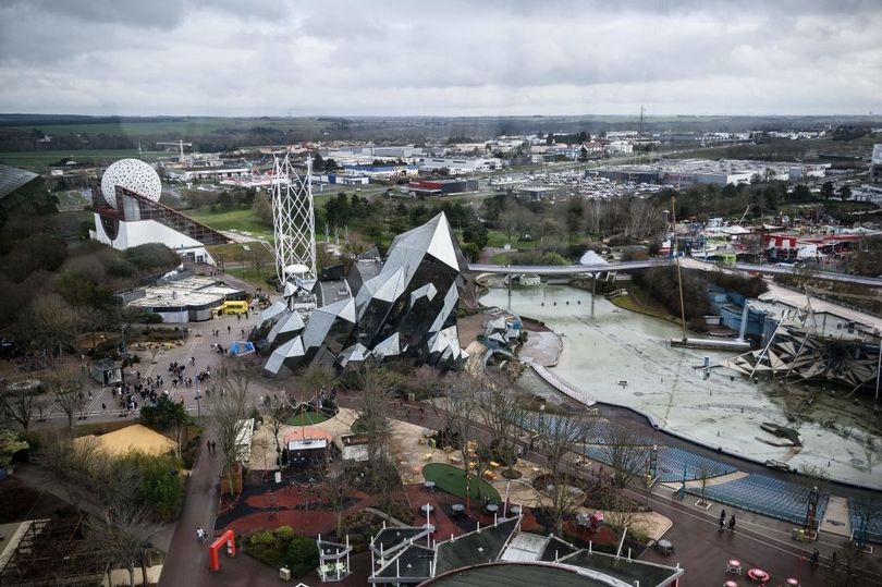 'Futuristic theme park' with robot rides and 4D experiences just two ...