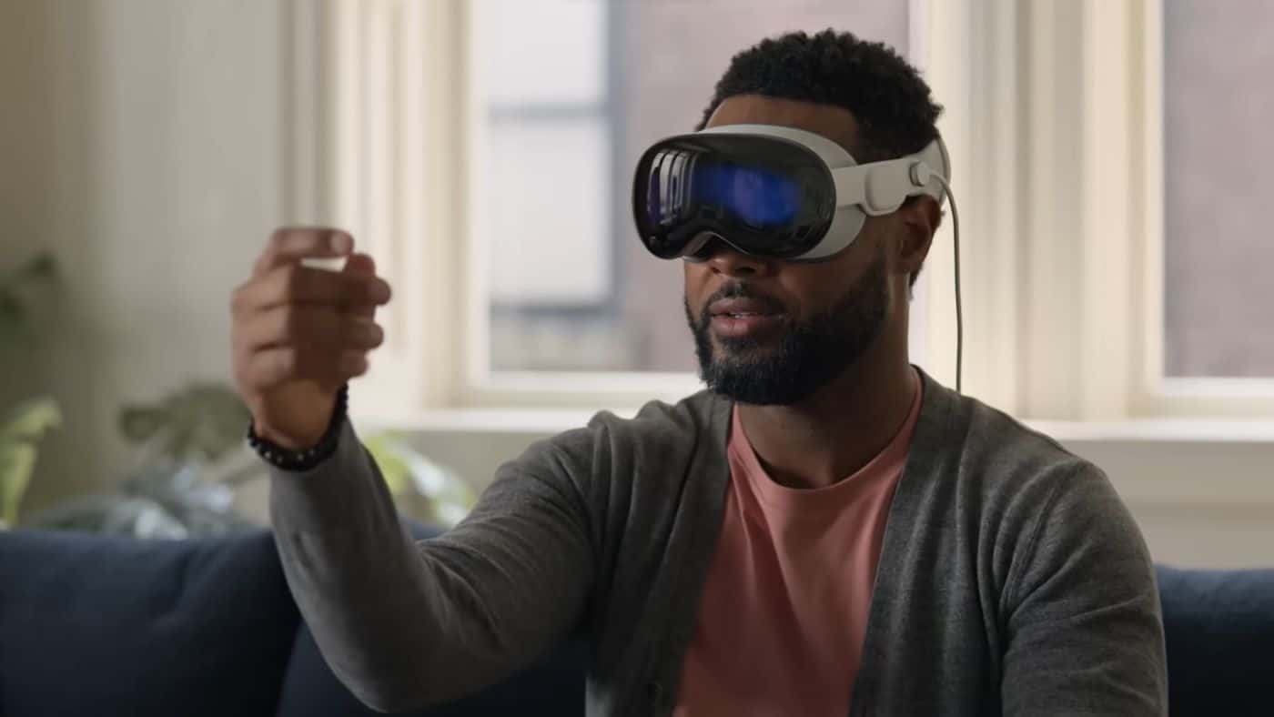 Apple Vision Pro eye-tracking used to expose text input