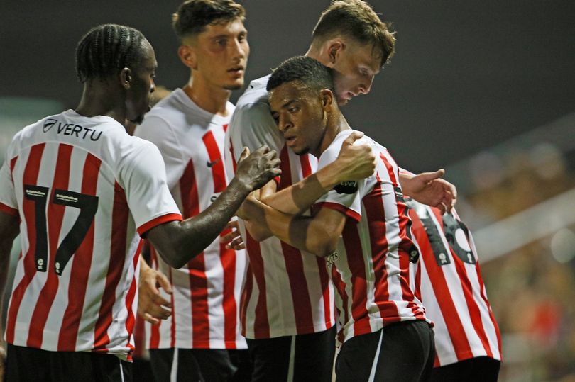 'Negotiations are ongoing' - Sunderland flop could still slink out of ...