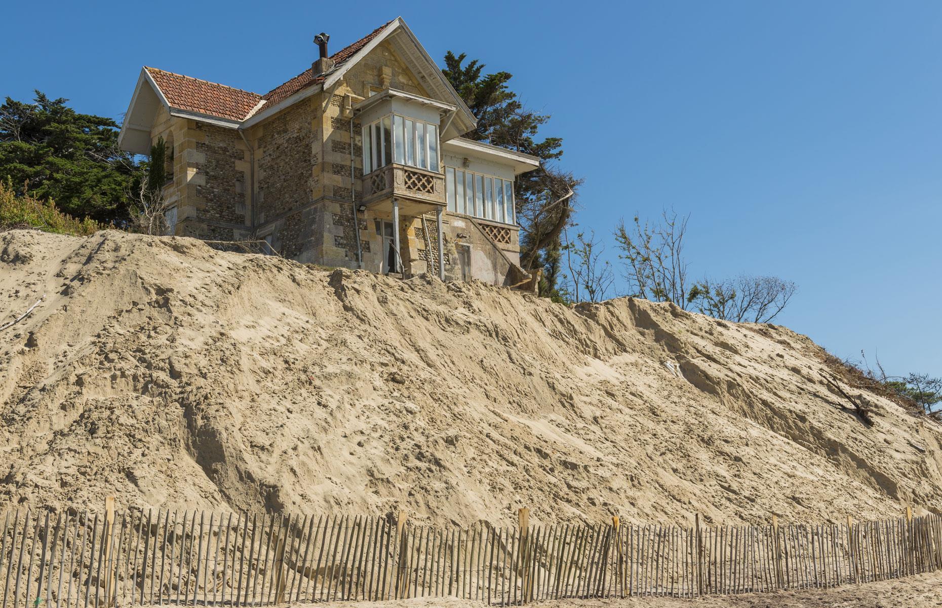 Alpine unveil new-look A524 as black-inspired livery emerges for F1 2024