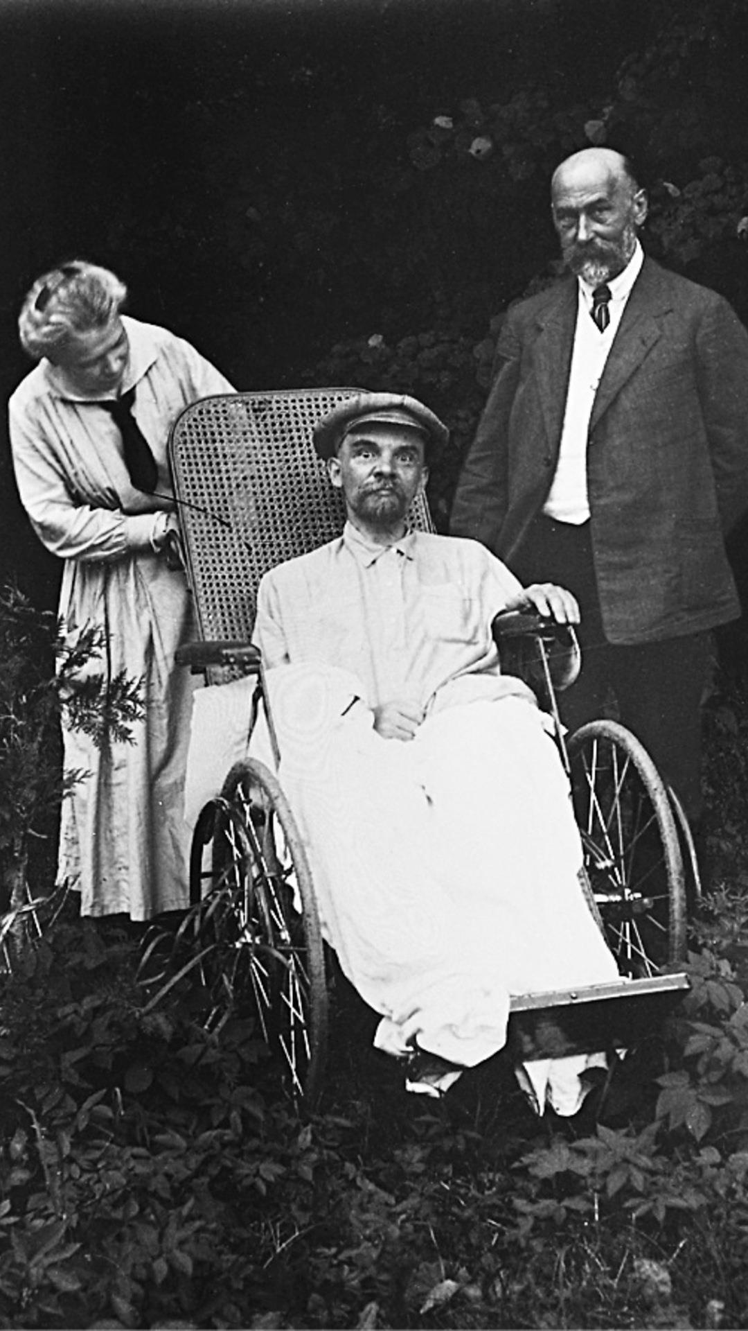 100 years without Lenin: revolutionary angel or totalitarian demon?