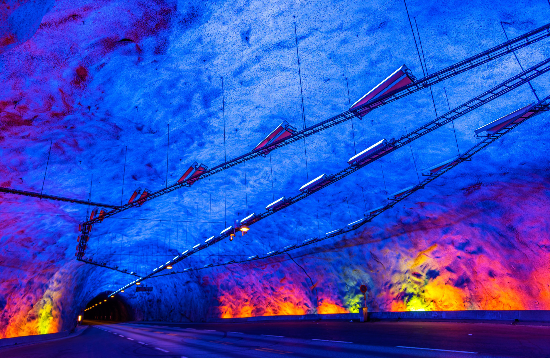 Discover the most amazing tunnels in the world